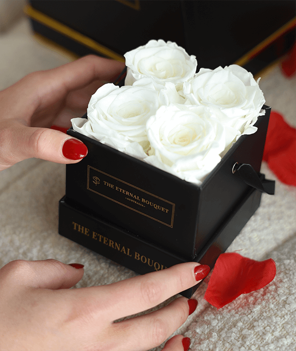 Petite Square Rose Box – The Eternal Bouquet