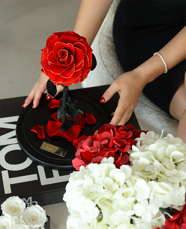 The Enchanted Rose - Red & Gold – The Eternal Bouquet